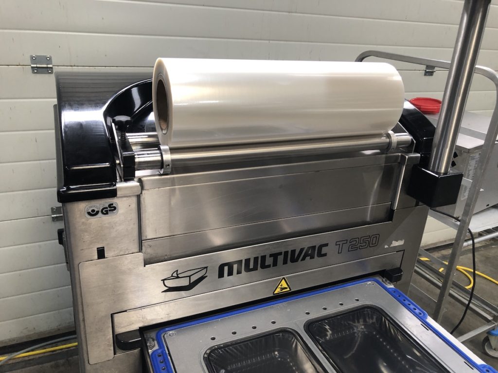 Multivac T250 semi-automatic traysealer - Food Machinery Holland