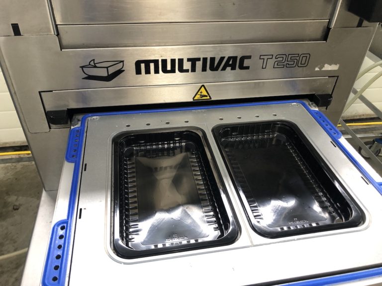 Multivac T250 semi-automatic traysealer - Food Machinery Holland