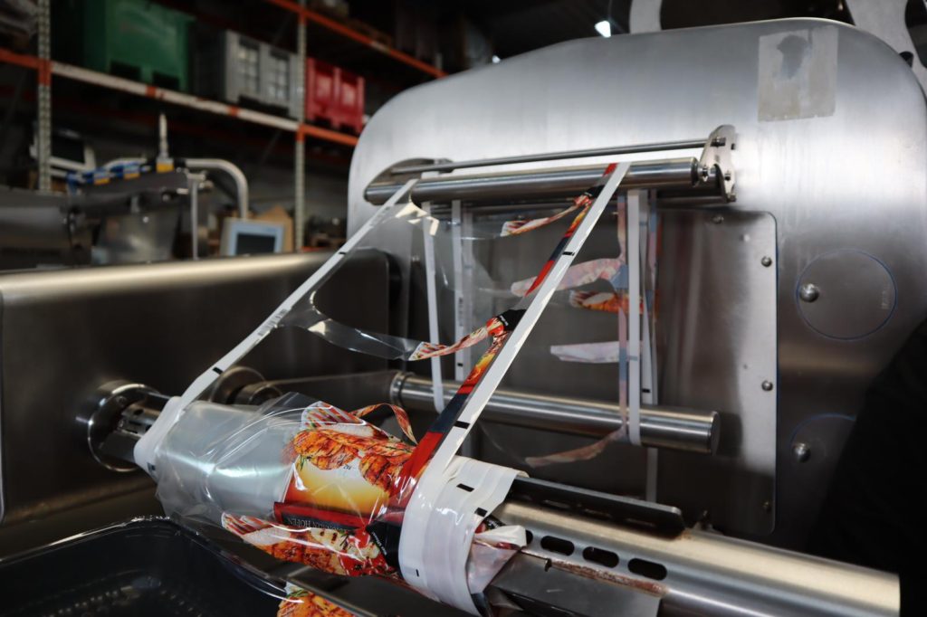 Multivac T800 automatic traysealer - Food Machinery Holland