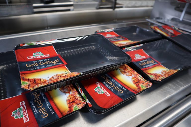 Multivac T800 automatic traysealer - Food Machinery Holland