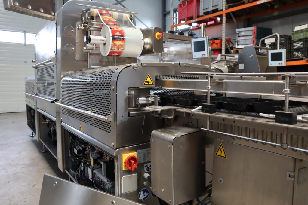 Multivac T800 automatic traysealer - Food Machinery Holland