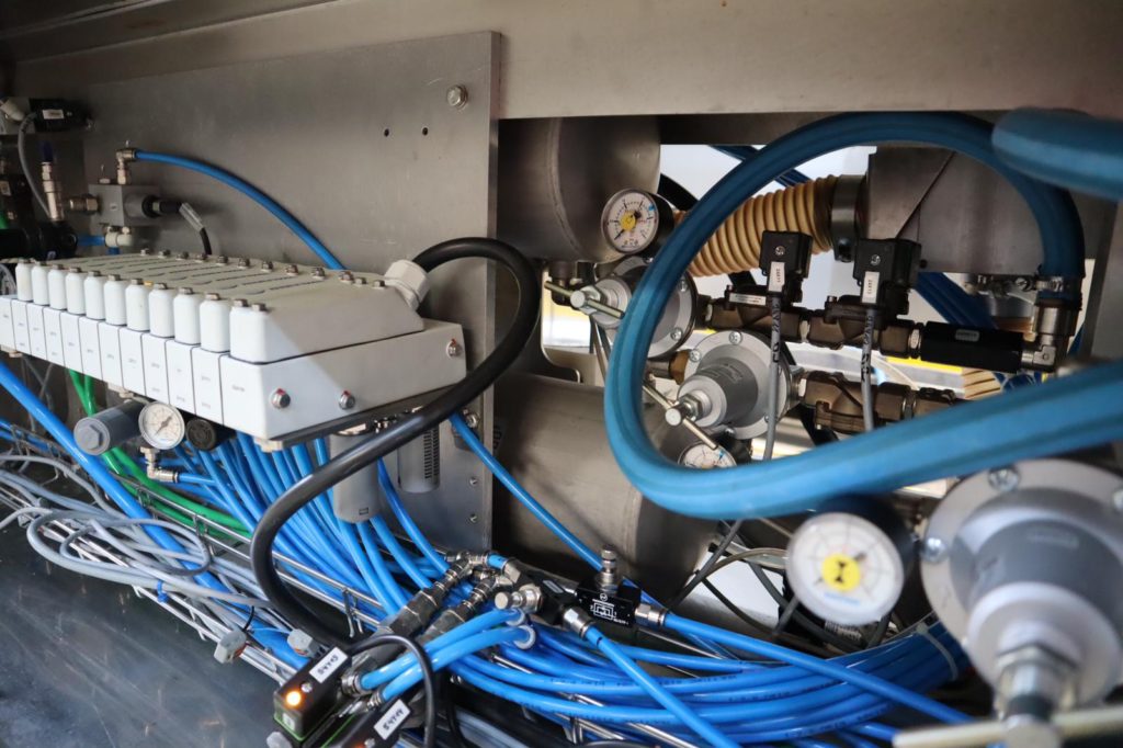 Multivac T800 automatic traysealer - Food Machinery Holland