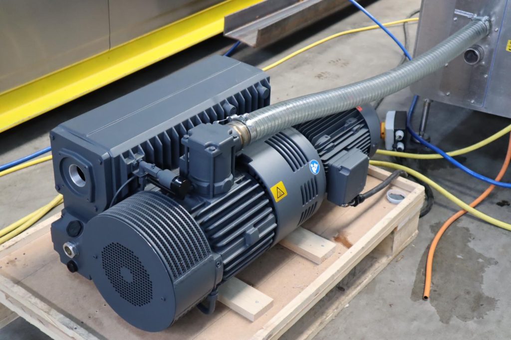 Multivac T800 automatic traysealer - Food Machinery Holland