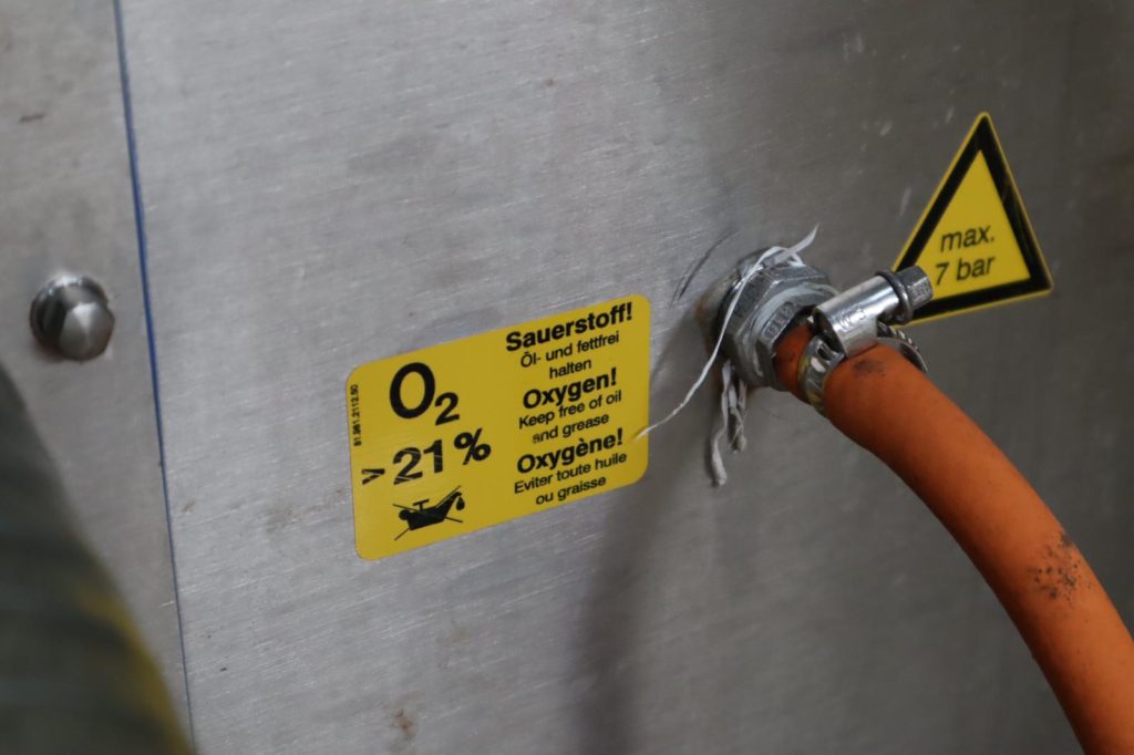 Multivac T800 automatic traysealer - Food Machinery Holland