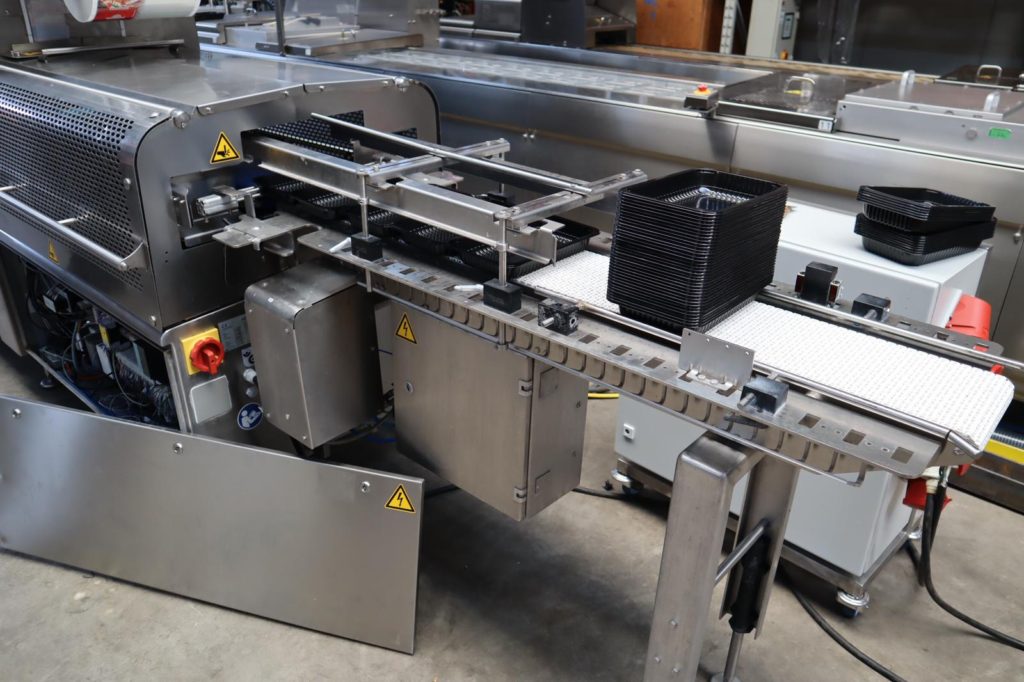 Multivac T800 automatic traysealer - Food Machinery Holland