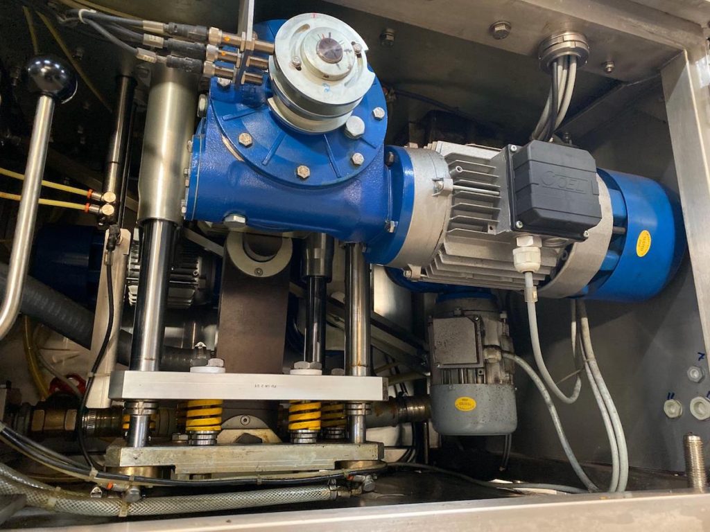 Mondini E340VG traysealer - Food Machinery Holland