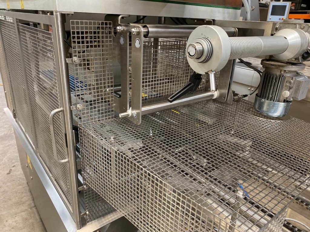 Mondini E340VG traysealer - Food Machinery Holland
