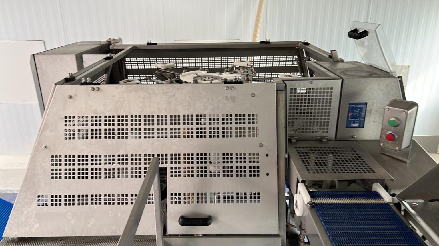 2017 Baader 176 Flatfish filleting line - Food Machinery Holland